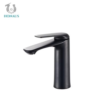 China Single Hole Basin Faucet Hot Cold Mixer Tap Copper 100x137x115mm Ceramic Valve for sale