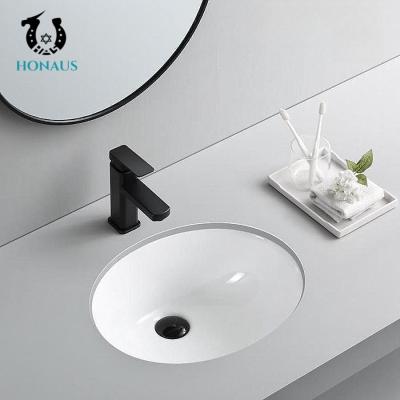 China Oval Undermount Ceramic Bathroom Basin 610x435mm with Overflow 10L-15L for sale