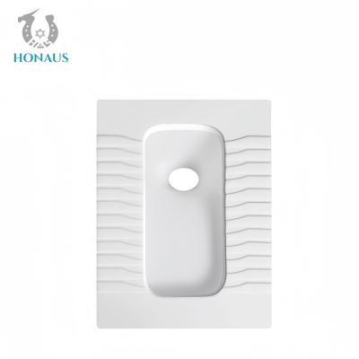 China 600x400x205mm Anti Scratch Glaze Ceramic Squatting Pan for Shopping Centers for sale