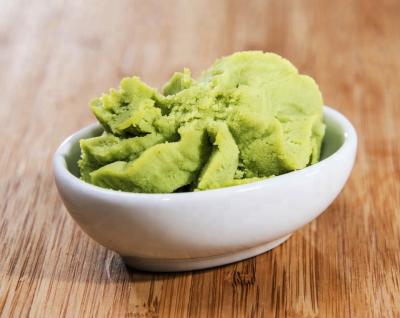 China Natural Pure Wasabi Powder with 24 Month Shelf Life and Spicy Taste for Sushi Seasoning for sale