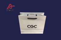 China Custom Printing Art Paper Bags Econamy White Gift Bags With Matte Lamination for sale
