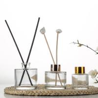 China Lidded Round Diffuser Glass Bottles Ultralight Reusable 50ml 100ml 150ml for sale