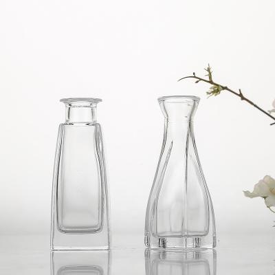 China Crystal Glass Empty Oil Diffuser Bottles 50ml 100ml 200ml Square Aromatherapy for sale