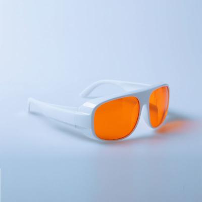 China 200-540nm Laser Tattoo Removal Safety Glasses OD5+ Eye Protection CE Approved for sale