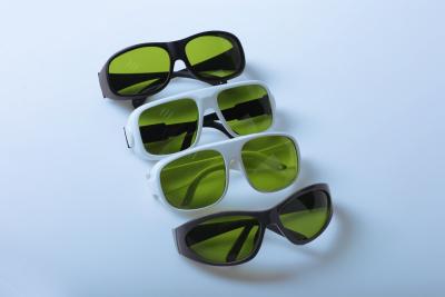 China 740-1100nm Laser Safety Glasses OD5+ OD7+ CE Certified Nd YAG Protection for sale