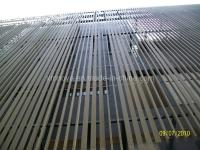 China Waterproof Outdoor WPC Decking Fence with Wood Grain Pattern and Brushed Surface Design for sale