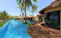 China Customized PVC Thatch Roof Tiles for Garden/Seaside Bars Easy to Install and Maintain for sale