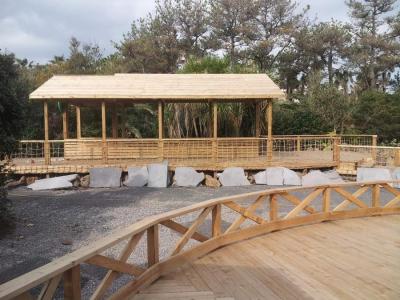 China Customized Yellow Synthetic Thatch Roofing Tile for Customized Requirements for sale