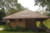 China Customized Fireproof Artificial Thatch Fiber Plastic Tile for Yellow Roofing Needs for sale