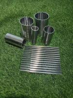 China Smooth Edge Treatment Wedge Wire Baskets 3.2mm Slot Length and High Weave Density for sale