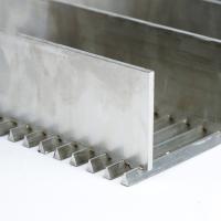 China Sturdy Wire Mesh Containers with 3.2mm Slot Length for Industrial Applications for sale