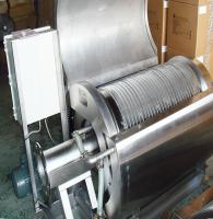 China Smooth Edge Industrial Sieve Screen with L/C Payment Term and 1.6-3.5 Sieve Hole Size for sale