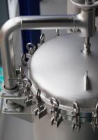 China Multi Cartridge Filter Housing Mirror Polished Surface Finish 2.5 Cartridge Diameter for sale