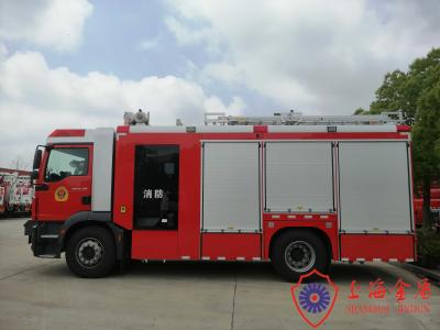 China 210kw 4x2 Drive Foam Fire Truck With Front Winch And Independent Crew Room for sale