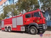 China 6x4 Drive Lengthen Cab Foam Tender Fire Truck With 11000kg 276kw Engine for sale