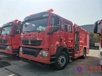China Stainless Steel Municipal Water Foam Fire Truck Six Seats 6000L for sale