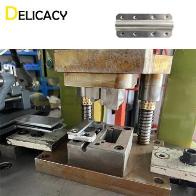 China High Speed Tin Can Making Machine Automatic Rectangular Can Ear Lug Maker for sale
