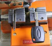 China ABS Steel key cutting machine parts for Vertical key retaining clip Auxiliary fixture for sale