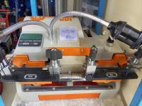 China High Security 100E Key Duplicator 51*40*32cm Multifunctional Horizontal Key Machine for sale