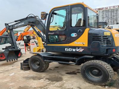 China Hyundai R60W Used Wheel Excavator 6 Ton Second Hand Digger 60WVS 40.5KW for sale