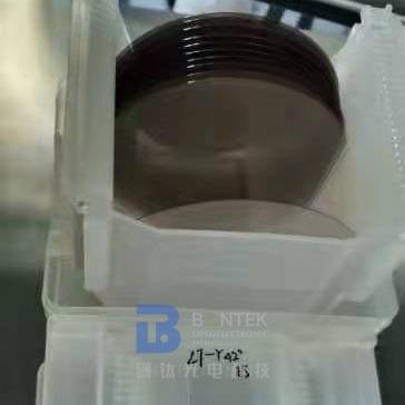 China CR AU Coating Lithium Tantalate Piezoelectric Crystals 3-6 inch Diameter with Fe Doping for Optical and Sensor Applications for sale
