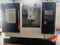 China VMC855 3‑Axis Vertical CNC Machining Center BT40 Spindle 24‑Tool Disc Tool Magazine Metal Milling Machine For Mold & Auto Parts Processing for sale