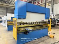 China Hydraulic Servo CNC Press Brake with 2000KN Force, 4+1 CNC Axis, and 0.01mm Precision for High-Accuracy Bending for sale