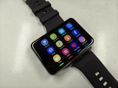 China 4G 5G Smart Watch with 2.88 Inch TFT Display 4GB RAM 64GB ROM Zinc Alloy Case Silicone Strap for sale