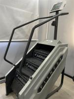 China Befreeman FY-6500 Commercial Stairmaster 1420×800×2850mm Steel Fitness Equipment for Gyms and Home Use for sale
