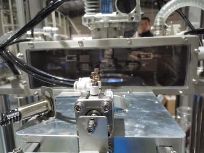 China 4KW 80L/Min Automatic Can Sealing Machine Vacuum Nitrogen Flushing for sale