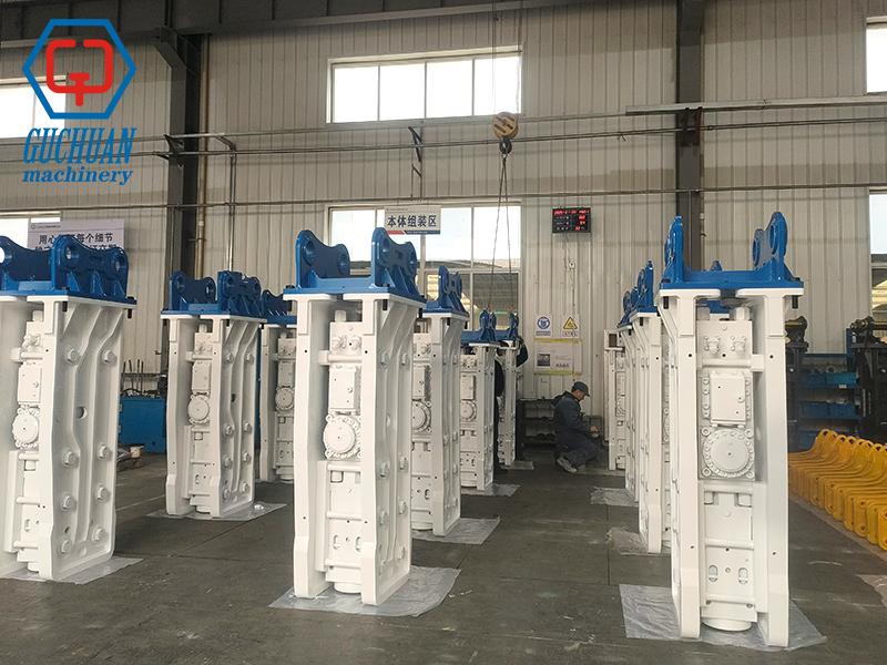 HB30G_hydraulic_breaker