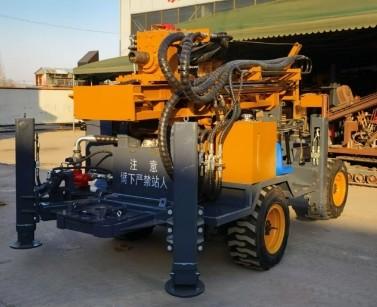 China 5.5T Trailer Mounted Drilling Rigs For Loose Layer And Bedrock Drilling for sale