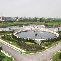 China Full Bridge Rotating Sludge Scraper With Underflow Skimmer For Surface Scum Removal for sale