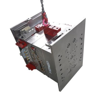 China Cold Runner Plastic Injection Molding 500k Multiple Cavities NAK20 for sale
