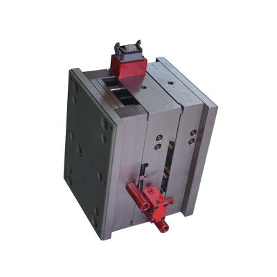 China Automotive Insert Hot Runner Injection Molding P20 Plastic 4 Cavities for sale