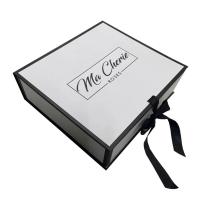 China Enviroment Clothing Packaging Box Apparel Small Foldable Boxes for sale