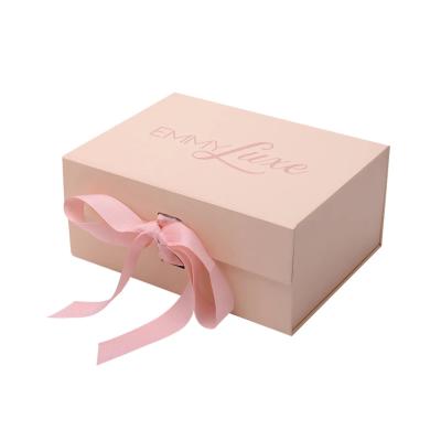 China Clothing Art Paper Luxury Pink Gift Box CMYK T Shirt Packaging Box for sale