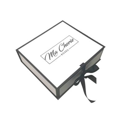 China Personalized Premium Debossing Flat Paper Pack Custom T Shirt Boxes for sale