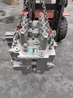 China ZX470 Hydraulic Main Control Valve High Strength Steel Multi Way Valve for sale