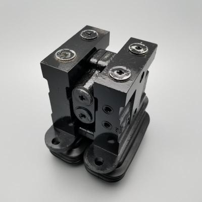 China Doosan Hydraulic Foot Pedal Control Valve 10X30X10cm Foot Operated Hydraulic Valve for sale