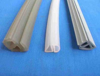 China Platinum Cured Silicone Seal Strip -60℃ to 260℃ Temperature Range, 25A-80A Hardness, FDA LFGB Certified Extruded Profiles for sale