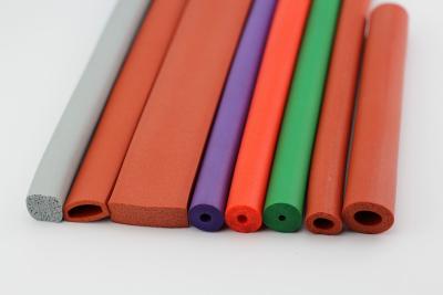 China Custom Colorful Silicone Foam Tubing 5-40 Shore A Hardness 200°C Heat Resistant FDA Approved for sale