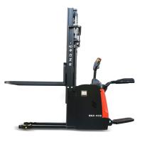 China 280AH Battery Powered Straddle Stacker Lift For Pallet Handling Distribution Centers for sale