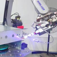 China Purple Horn 3000W Robot Automatic Laser Welding Machine IPG Source 380V 0.1mm Spot for sale