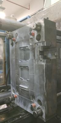 China Pinpoint Gate 2K Injection Mould Prototype Complex 3D Injection Mold for sale