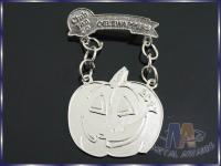 China Custom 3D Pumpkin Lapel Pins Die Cast Iron Funny Collectible Badge 25mm for sale