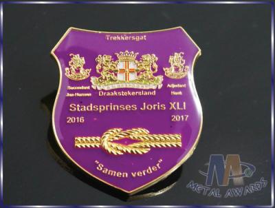 China Customizable Iron Zinc Alloy Lapel Pin Badges 2D 3D Soft Enamel Epoxy Silver Plating for sale