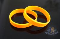 China Custom Gold PVC Wristbands Plastic Bracelets 212mm with Letters for sale