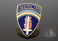 China Custom Metal Lapel Pin Badges Soft Enamel Hard Enamel 18mm to 55mm Logo Design for sale