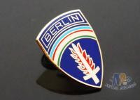 China Custom Metal Lapel Pin Badges Soft Enamel Hard Enamel 18mm to 55mm Logo Design for sale